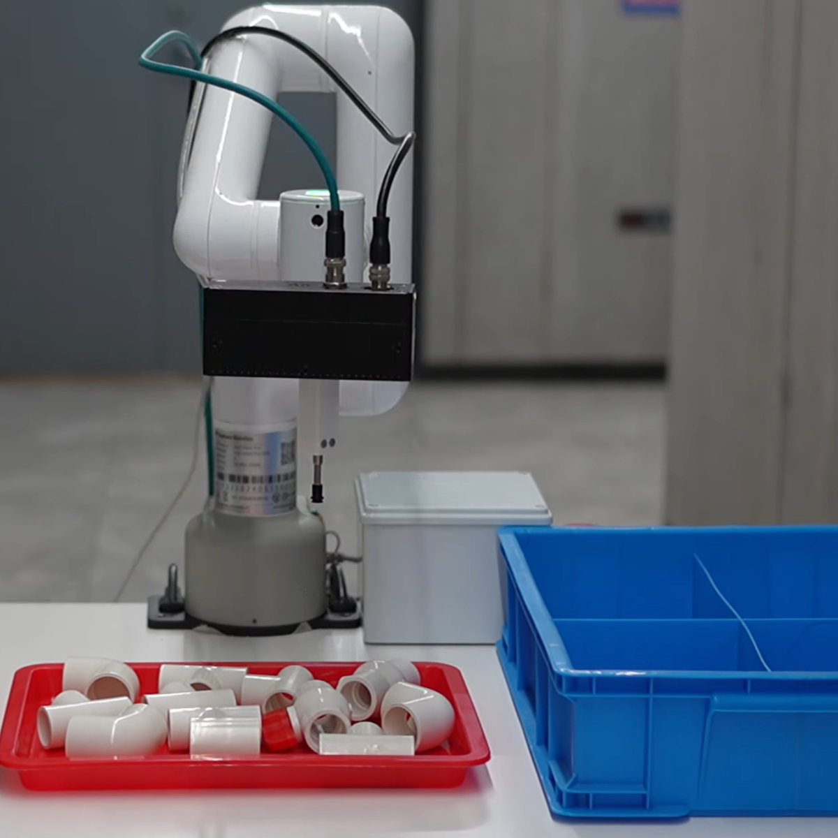 Grasps Objects Intelligently with 3D AI Vision Kit - myCobot Pro 630 ...